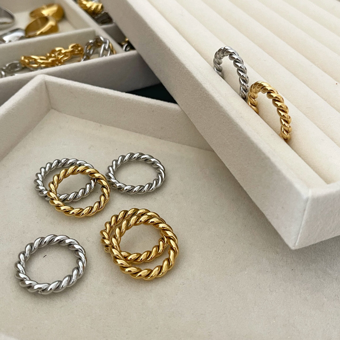 Twist Ring – Olivia's Sales